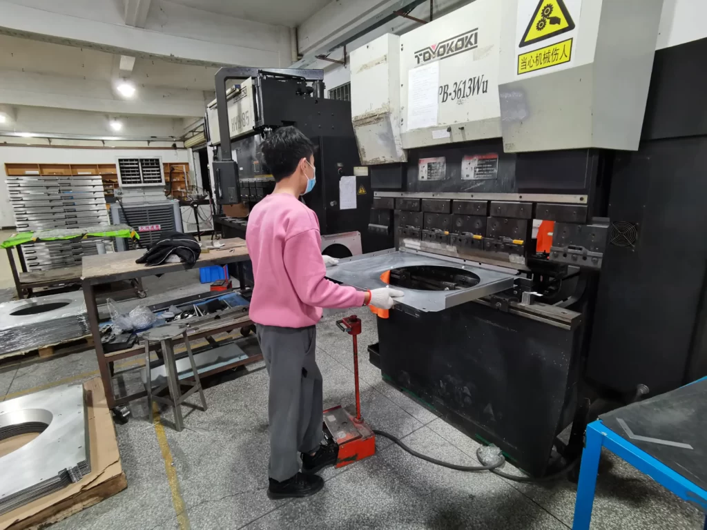 How to Bend Stainless Steel： A Complete Guide