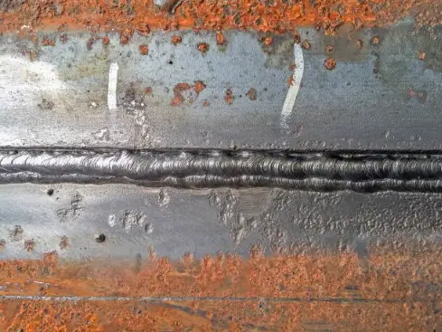 ¿Qué es el corte socavado en soldadura y cómo se puede prevenir?